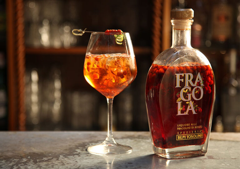 Cocktail Kyr Royal con Fragola Tosolini - Bepi Tosolini